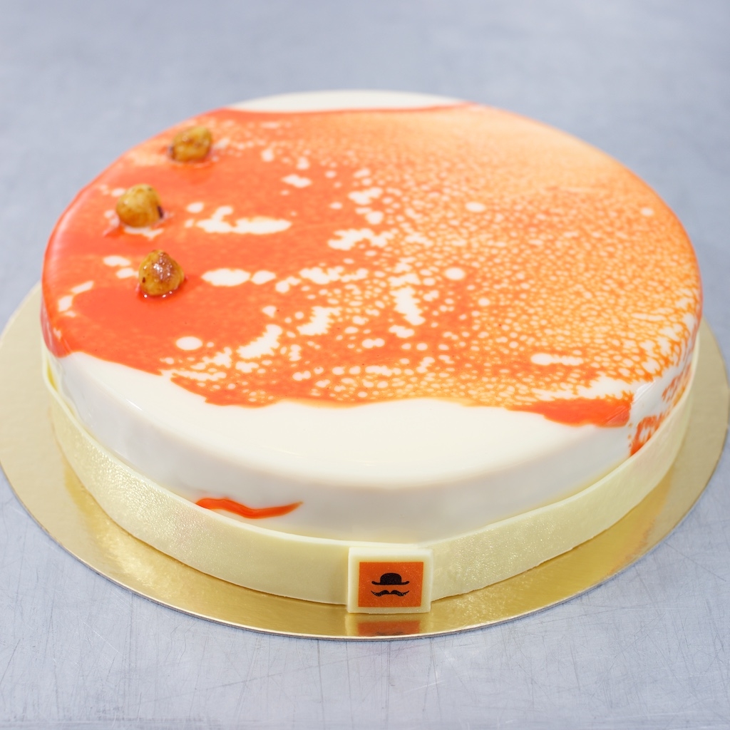 Gold chocolate praline - Belgique Patisserie