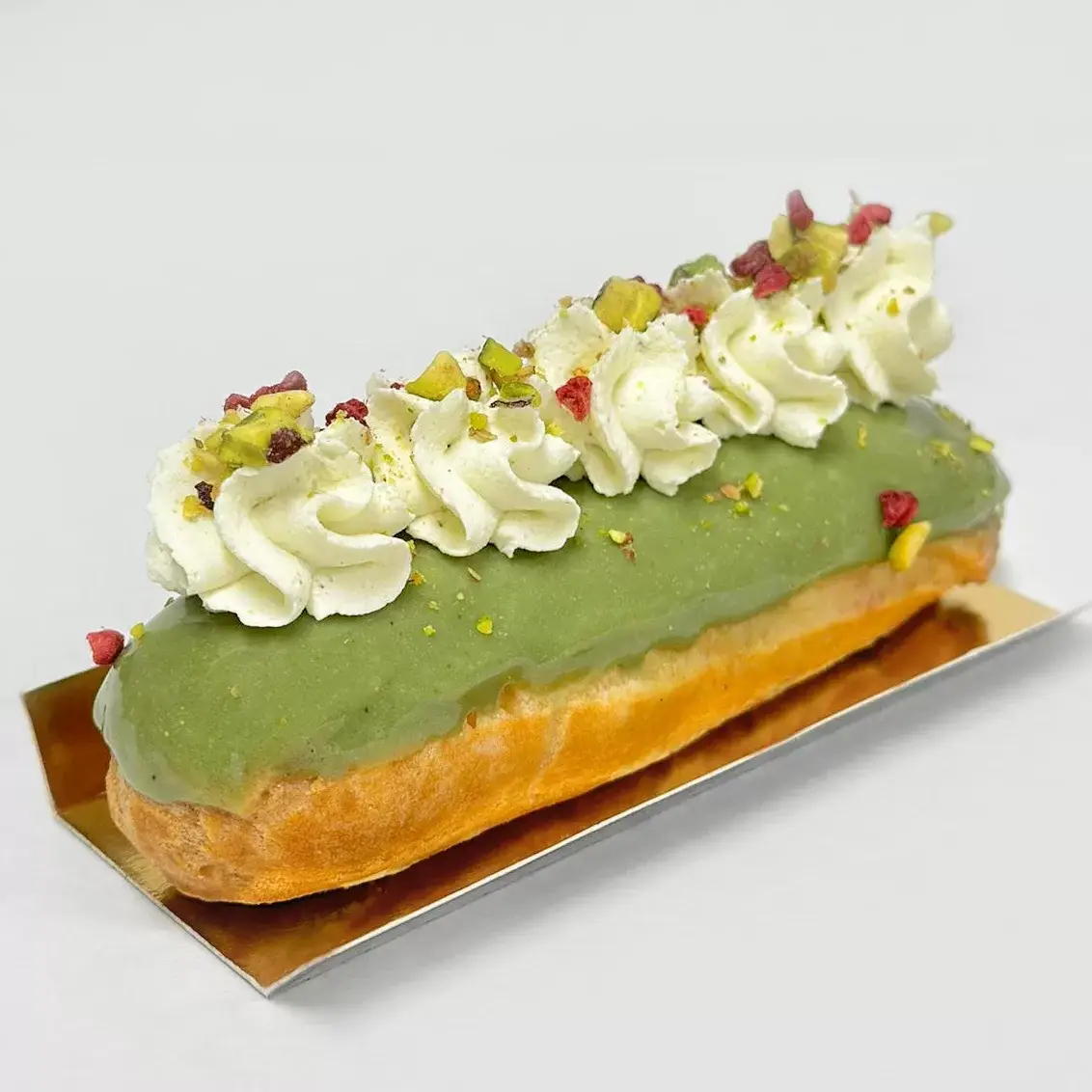 Pistachio Eclair - Belgique Patisserie
